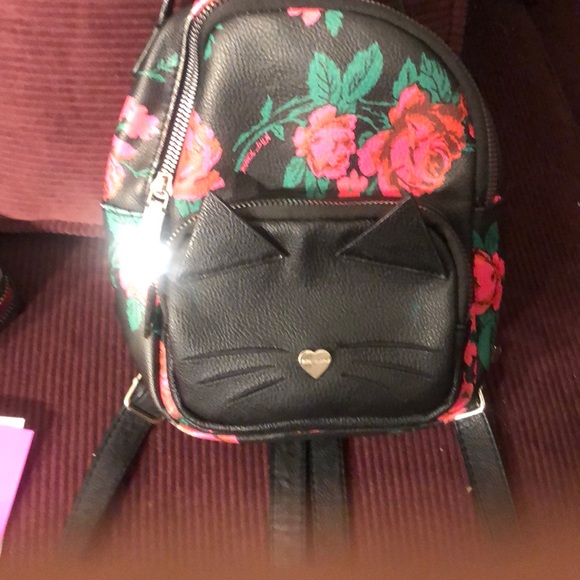 Betsey Johnson | Bags | Vintage Red Black And Green Cat And Roses ...